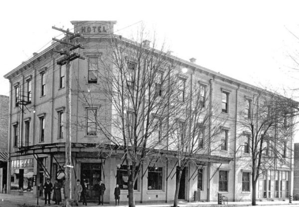 Cooks Hotel – Historic Mac